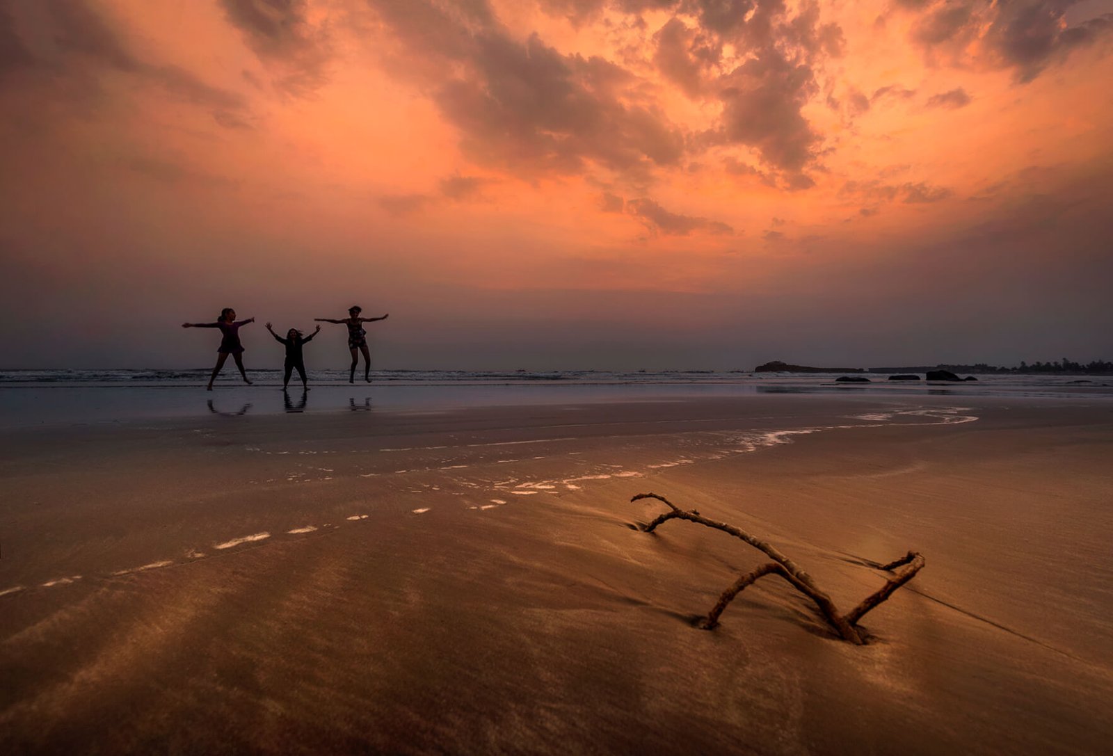 Dapoli, beaches near pune, beaches in konkan, long weekend trips
