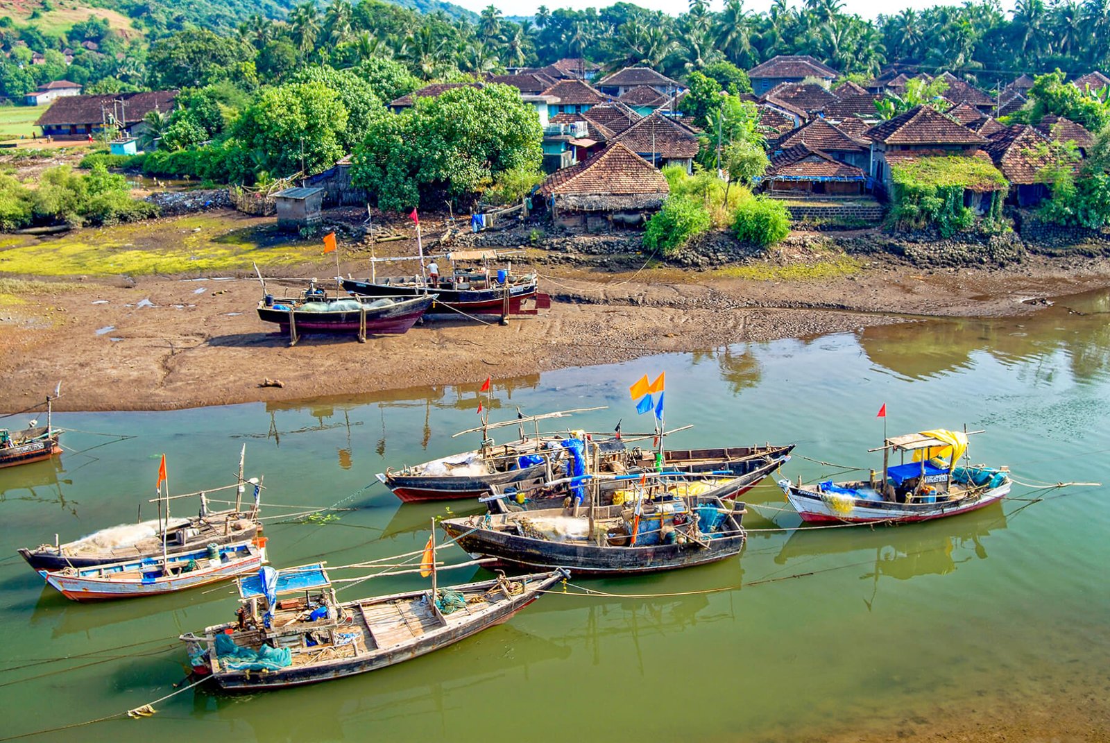 Dapoli, beaches near pune, beaches in konkan, long weekend trips