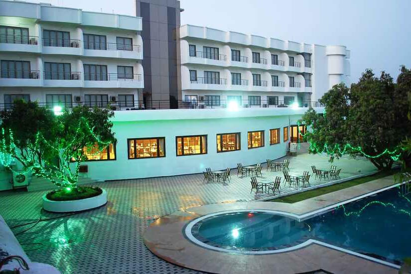 Pluz Resort - AroundPune